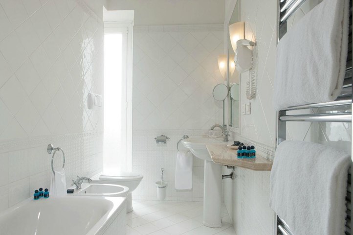 Victoria Hotel, Rome, Italy | Emirates Holidays