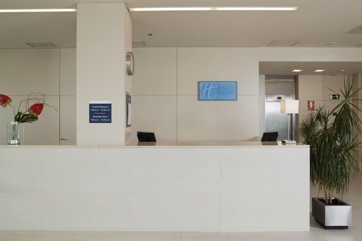 Promo [90% Off] Holiday Inn Express Pamplona Spain | Artisan Hotel ...