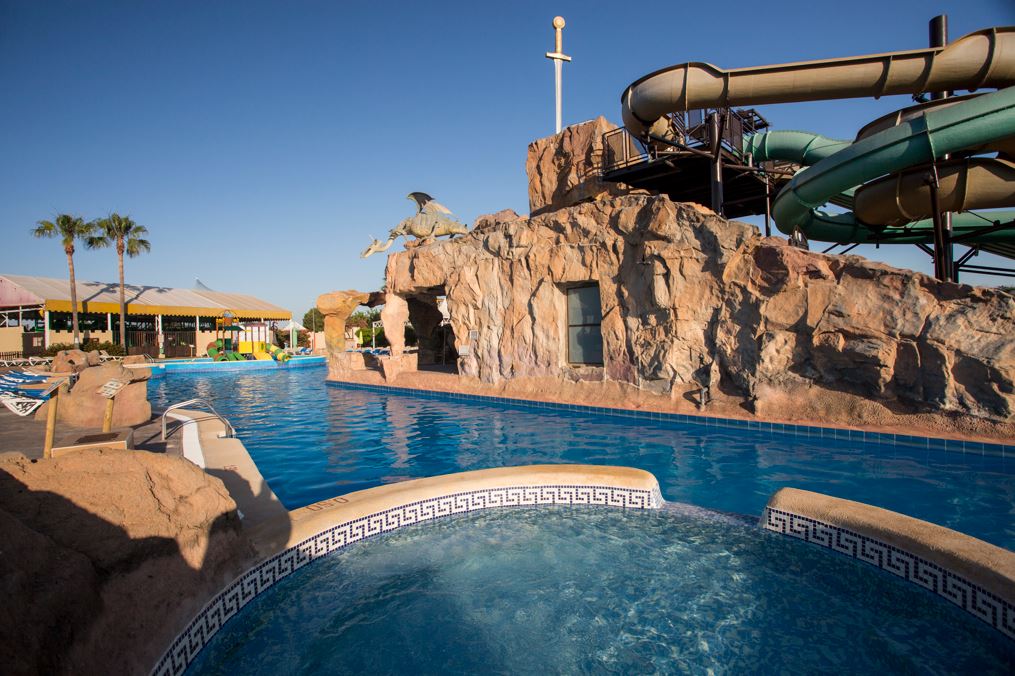 Magic Robin Hood Sports, Waterpark & Medieval Lodge Resort