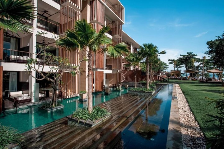 Seminyak Bali Resort Indonesia The All New Jambuluwuk Seminyak Turns
